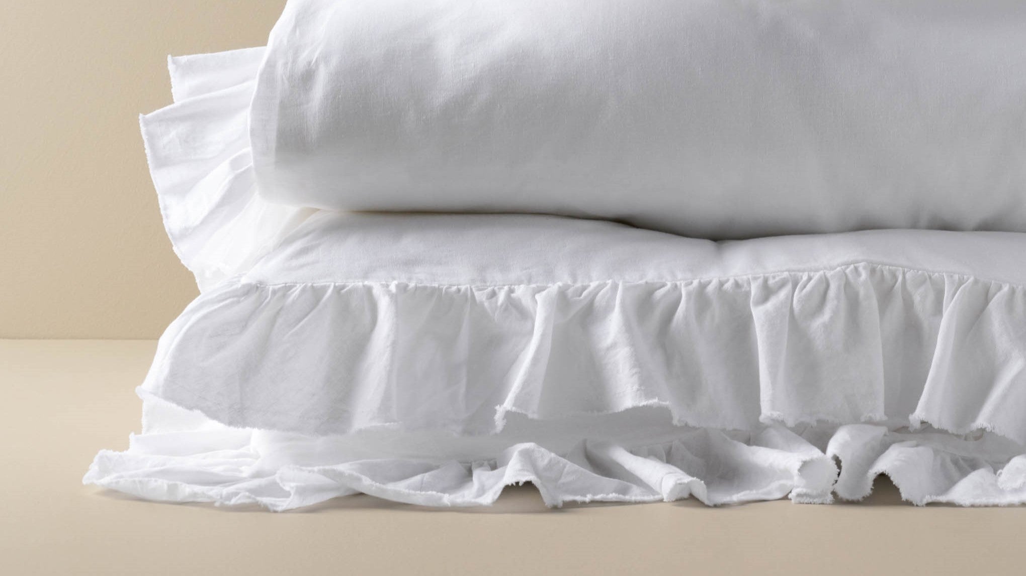Optic White Ruffle Bedding – Magnolia