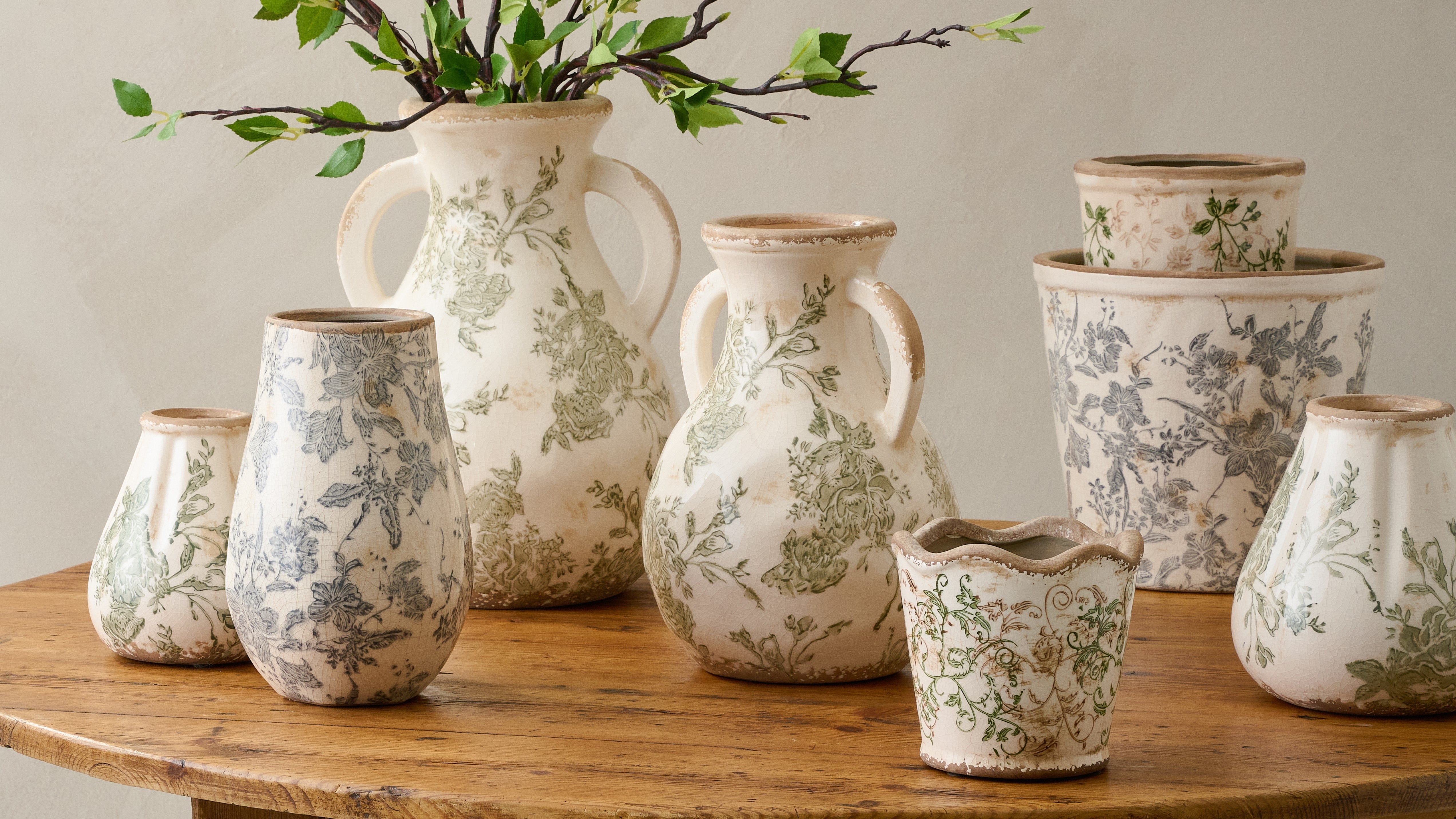 Distressed Vases – Magnolia