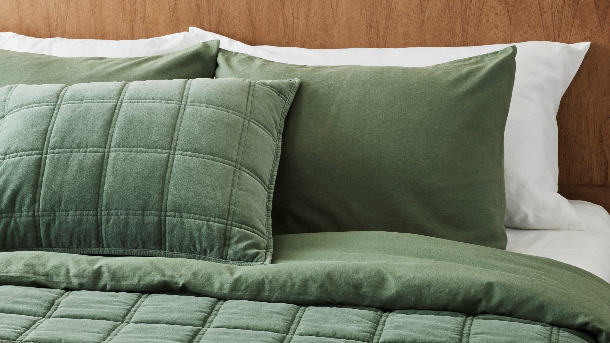 Weekend Velvet Bedding Collection – Magnolia