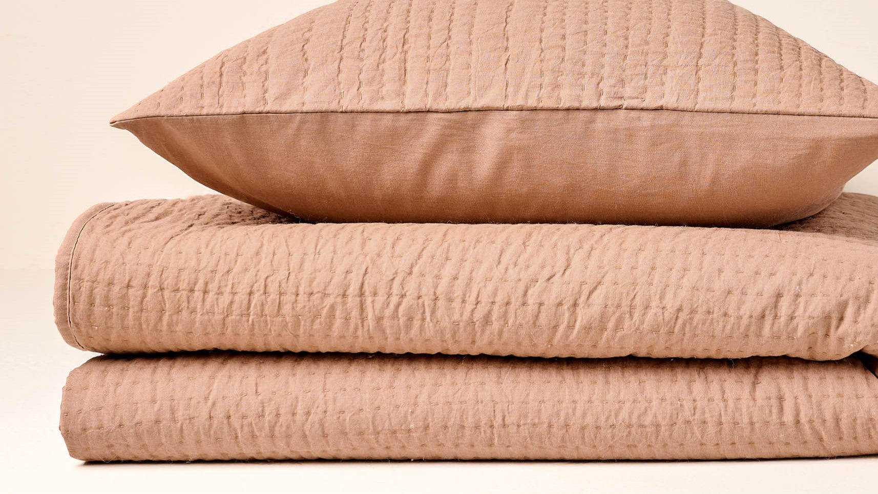 Stonewashed Pebbled Quilt Bedding – Magnolia