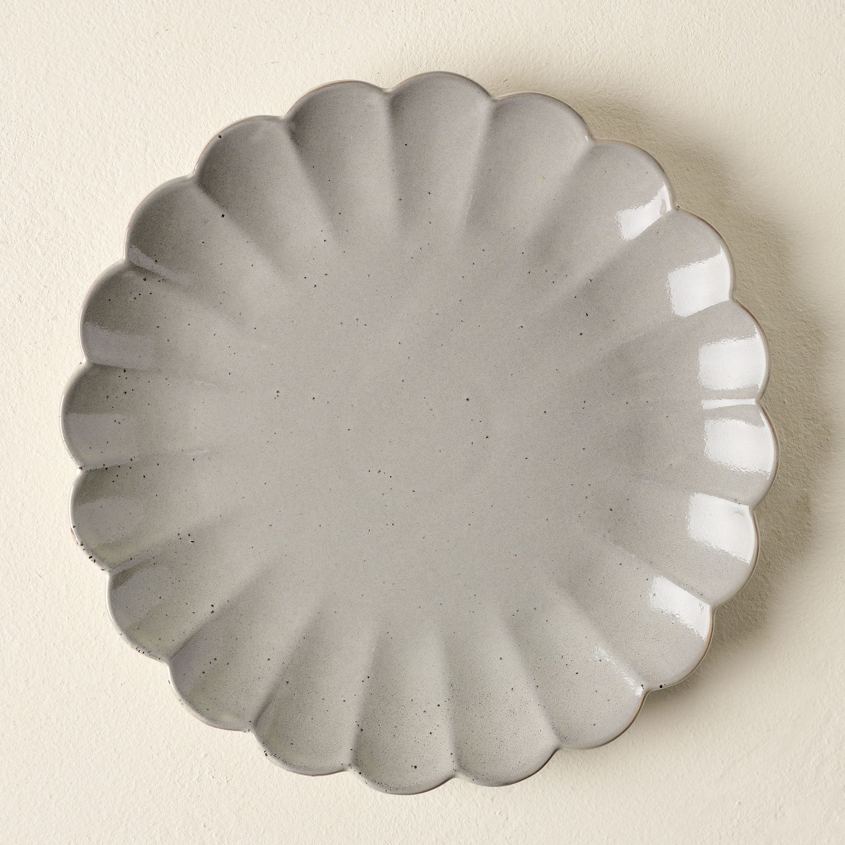 Grey Scalloped Plate – Magnolia