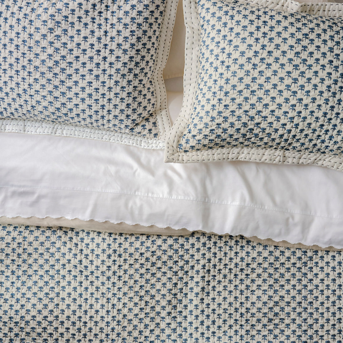 Lilianne Floral Printed Quilt – Magnolia