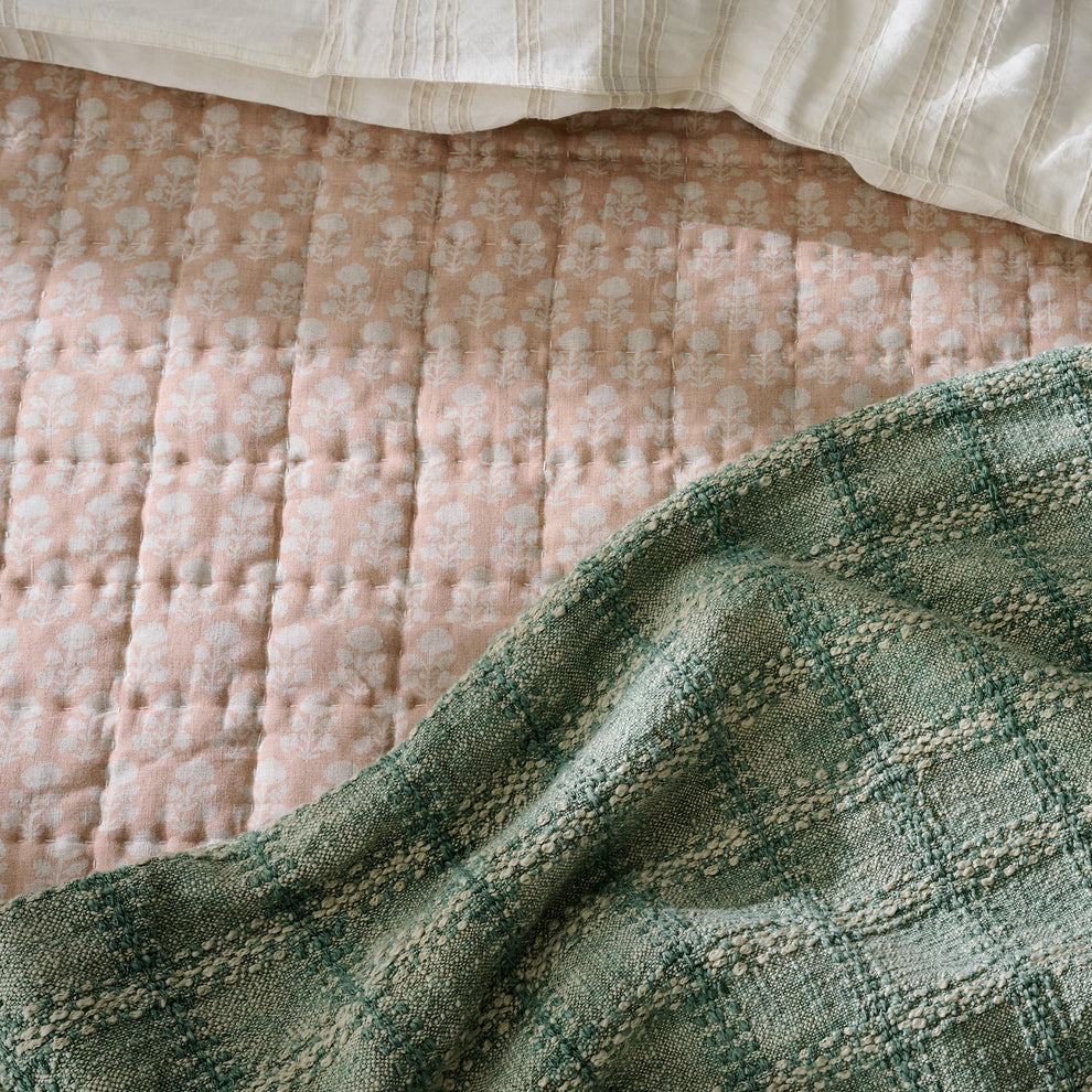 Ellie Block Print Quilt – Magnolia