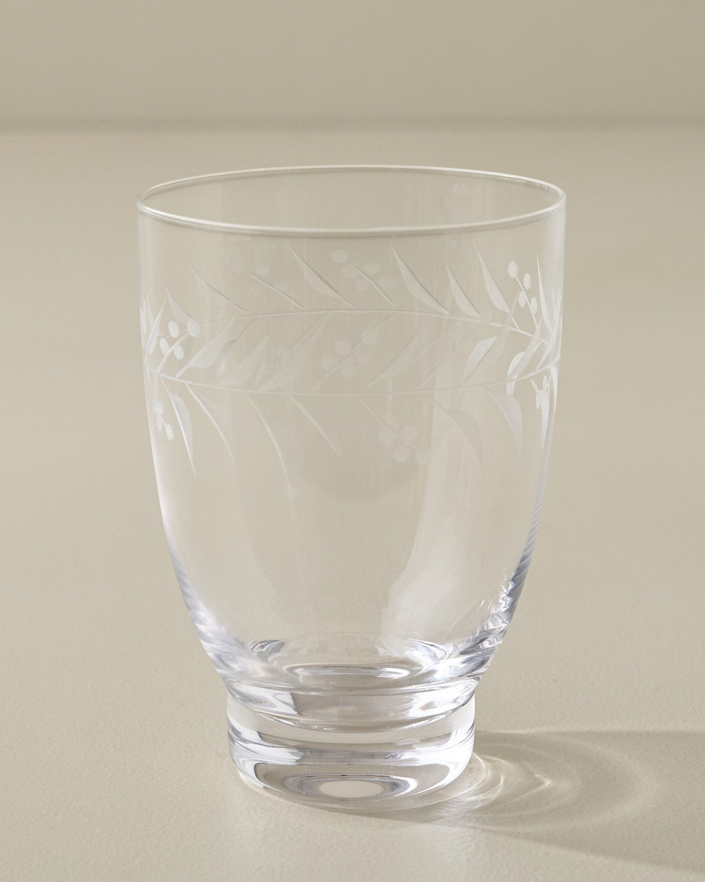 Vintage-Inspired Etched Glass Tumbler – Magnolia