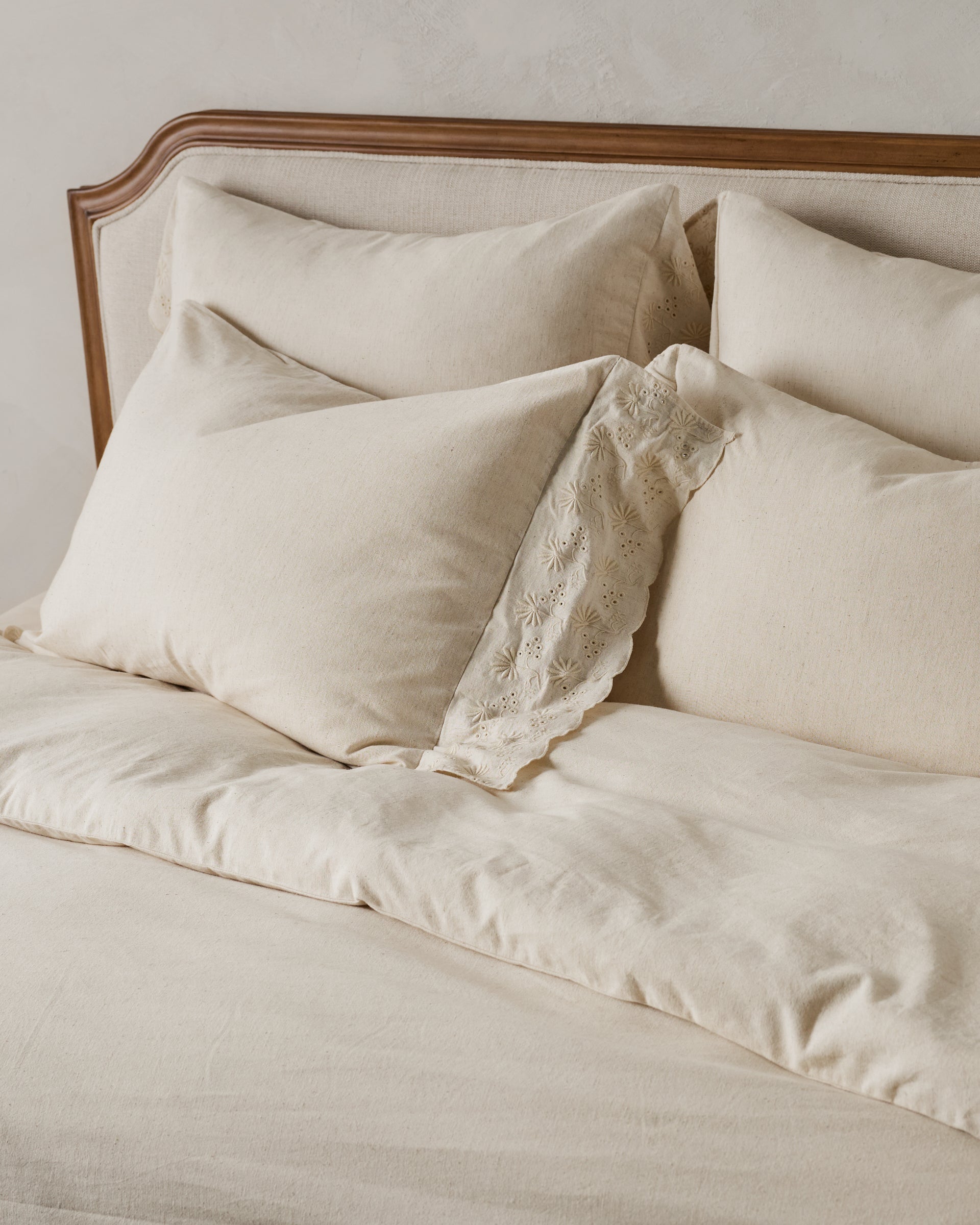 Clara Eyelet Flange Sham – Magnolia