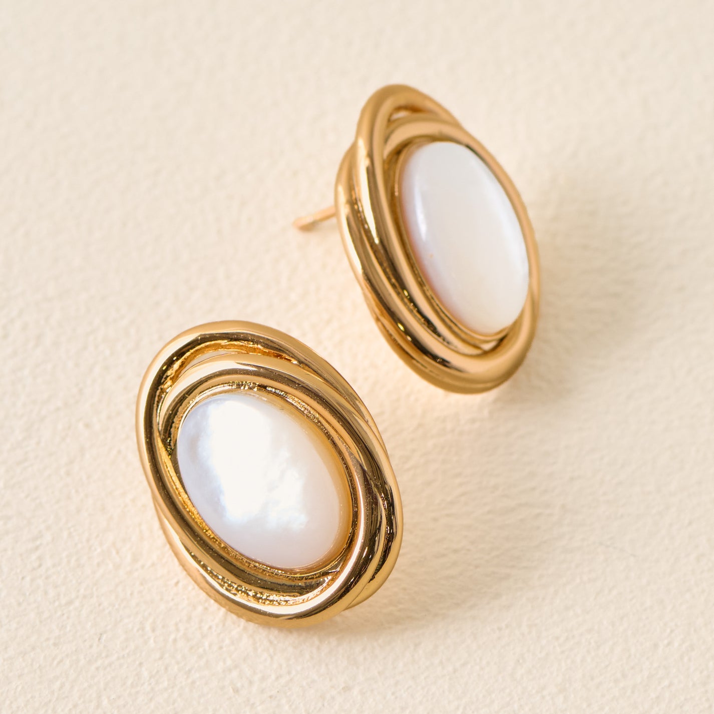 Lottie Statement Studs – Magnolia