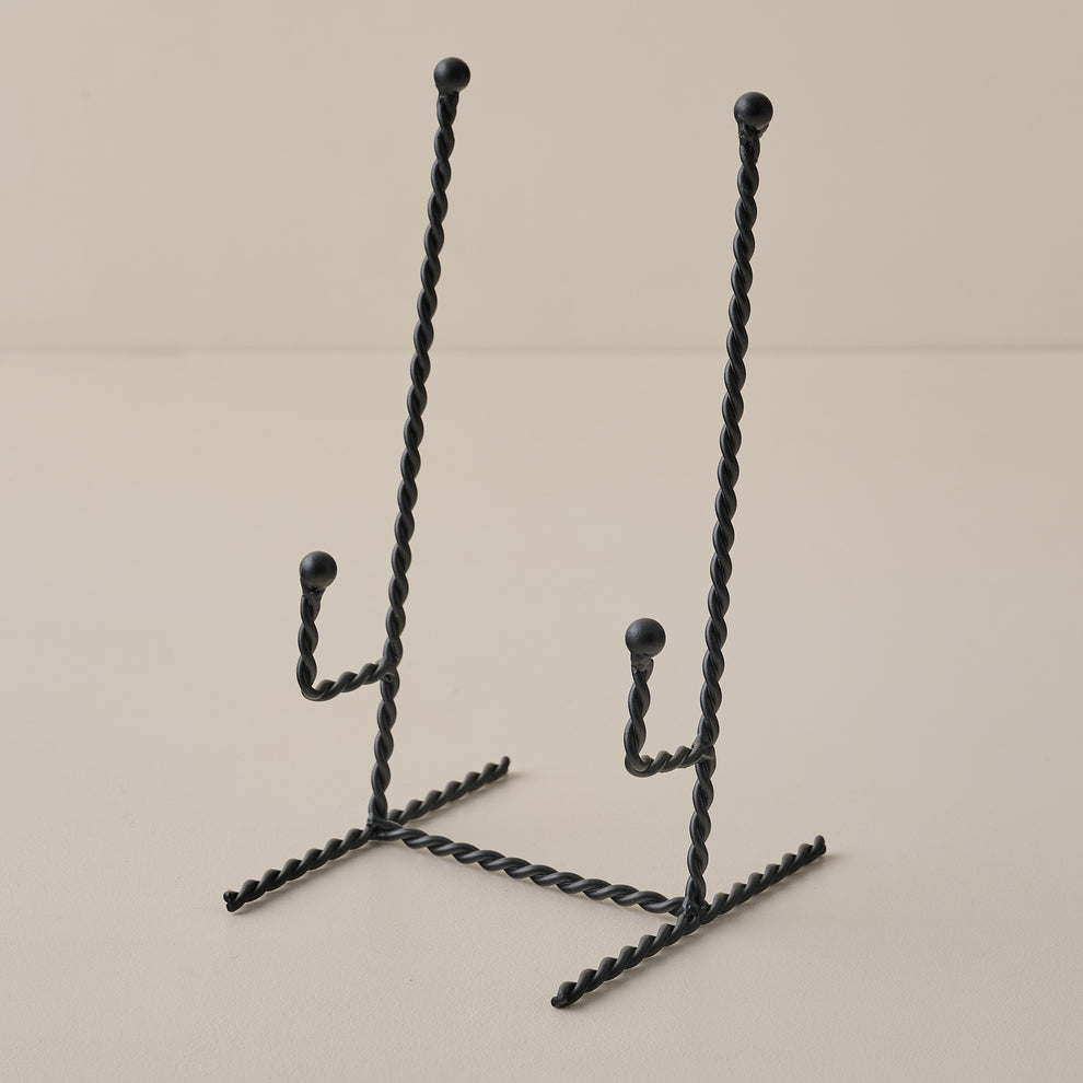 Twisted Metal Frame Easel – Magnolia