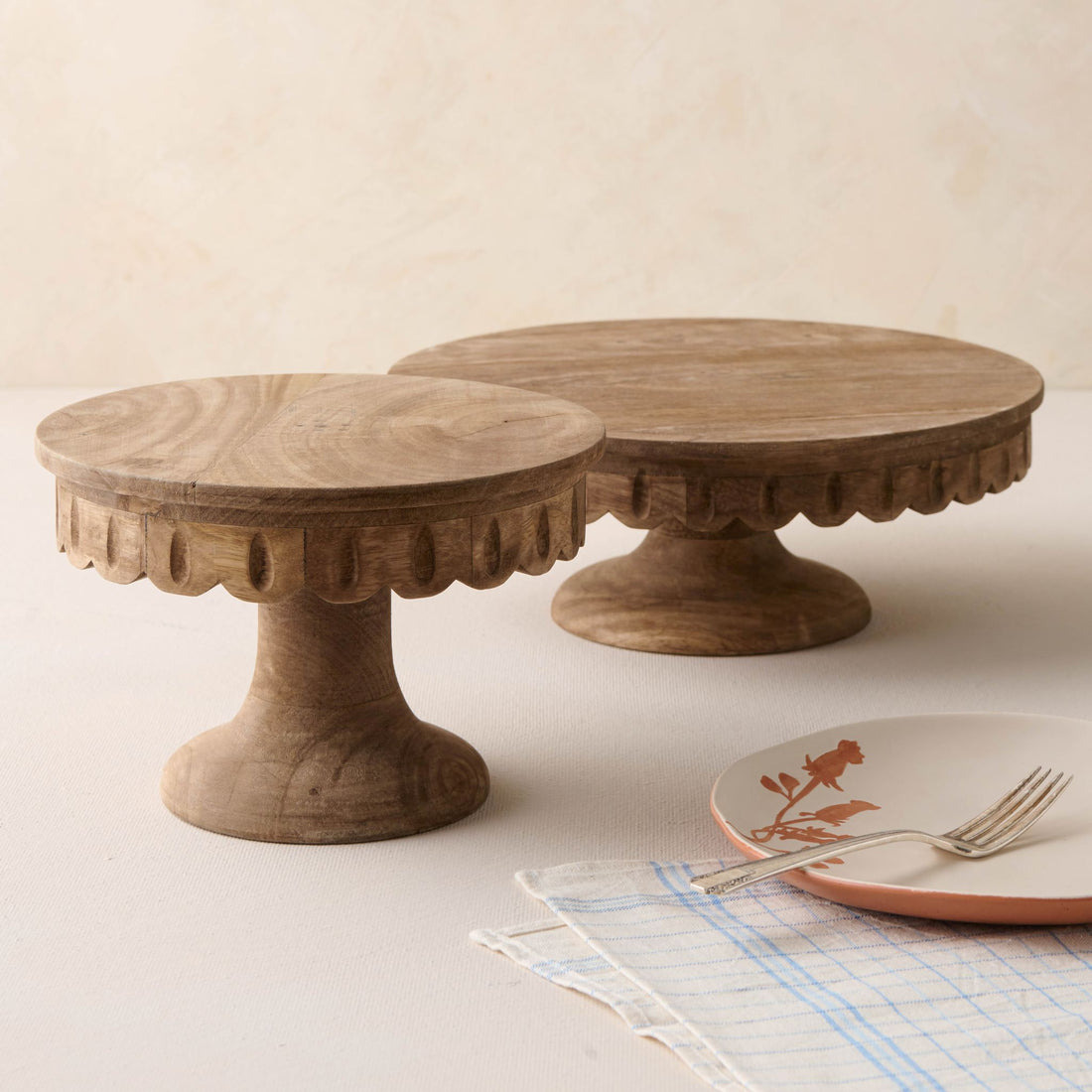 Antiqued Wood Scalloped Cake Stand – Magnolia